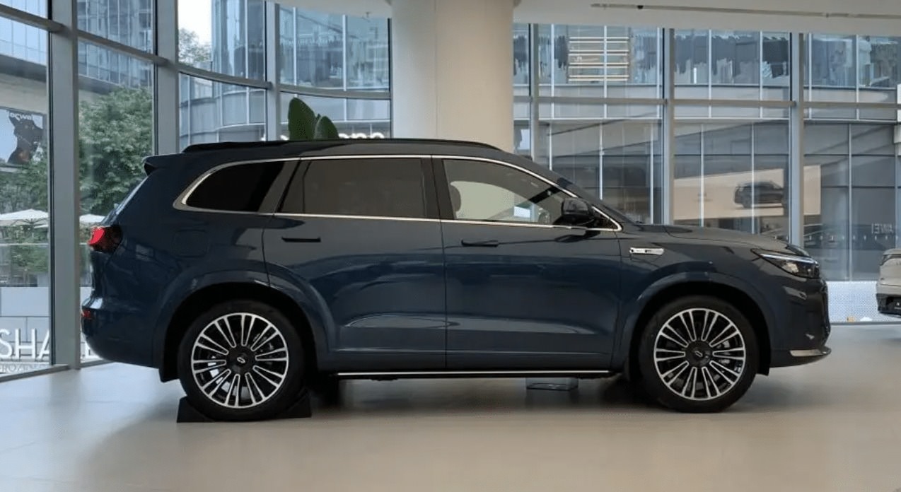 Aito Unveils Upgraded M7 Ultra SUV in China