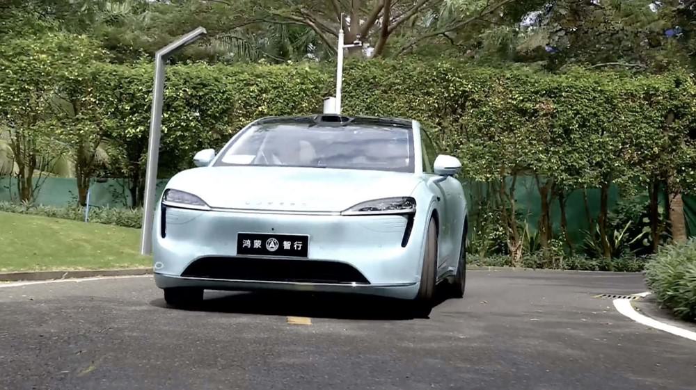 Luxeed R7 EREV Launches with Impressive Features