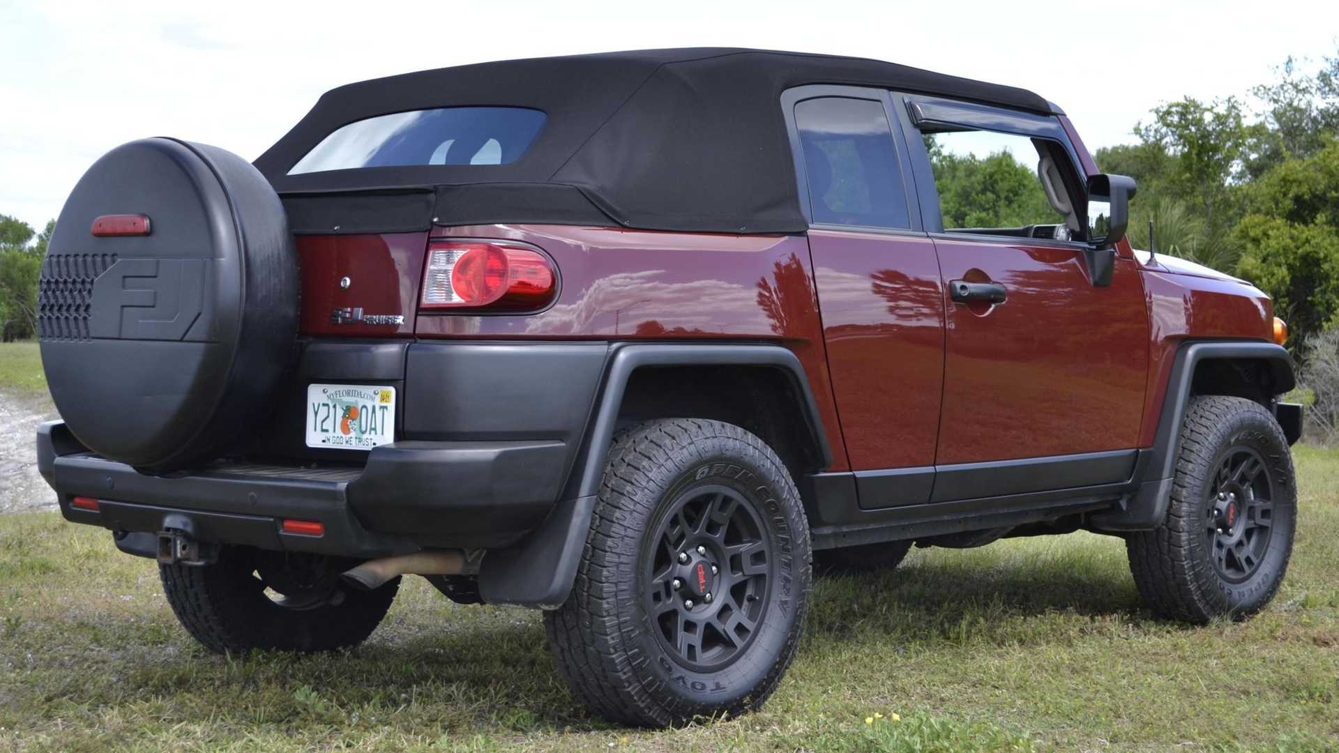 Hot, Open-Top Off-Road Just Like 2008 Toyota FJ Cruiser