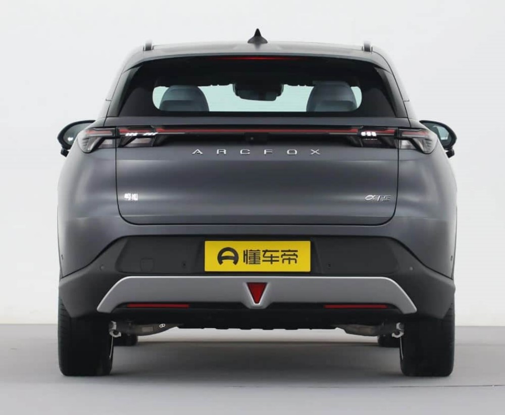 BAIC Revealed The ArcFox Alpha T5 Electric SUV With Tons Of Innovation