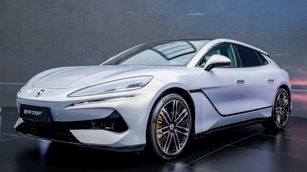 BYD’s Denza Brand Enters Europe, Unveils Powerful Z9 GT